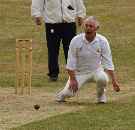 Tributes paid to Frensham cricket legend Ray Clarke | liphookherald.com