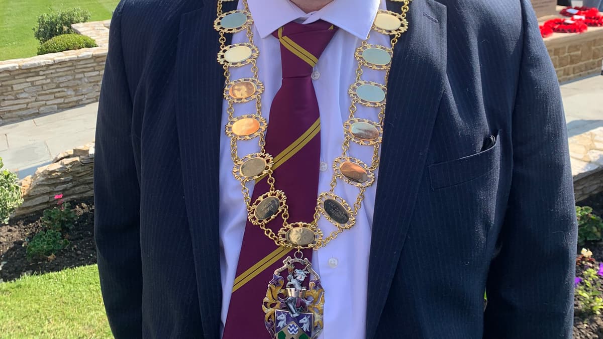 Coffee shop owner takes the helm as new Haslemere Mayor | liphookherald.com