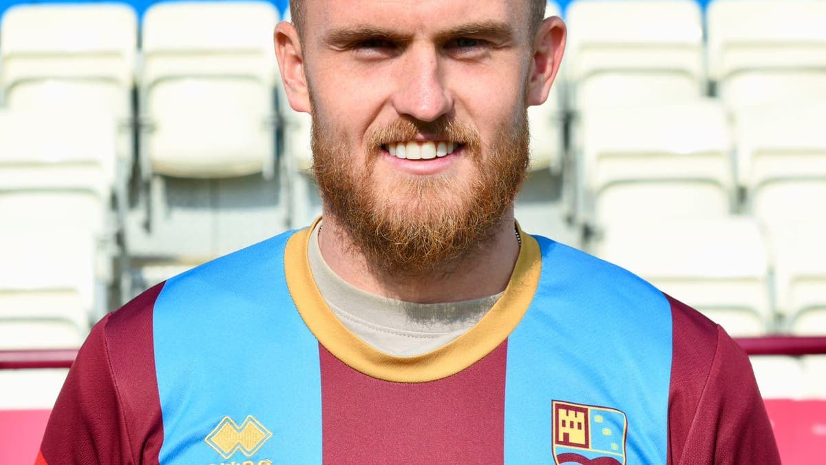 Town swoop to sign Taylor from Dorking | liphookherald.com